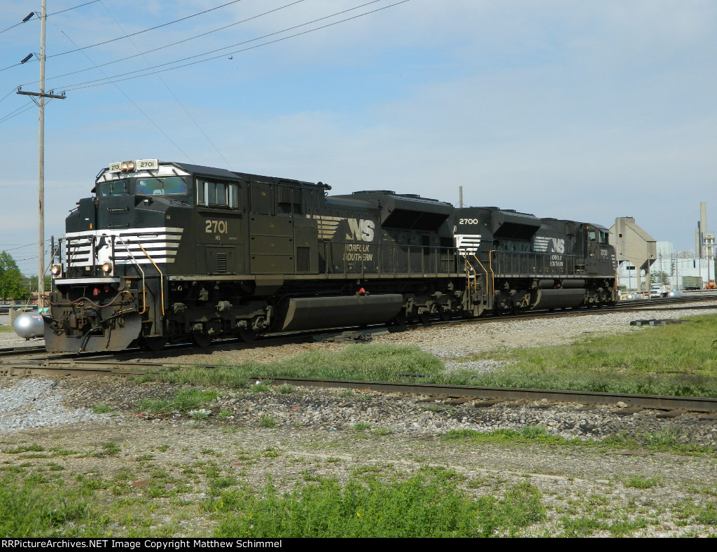 ~SD70M-2s!~